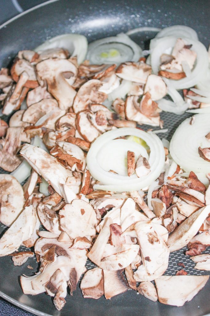 Roast Beef Dinner Poutine - Kiss Gluten Goodbye